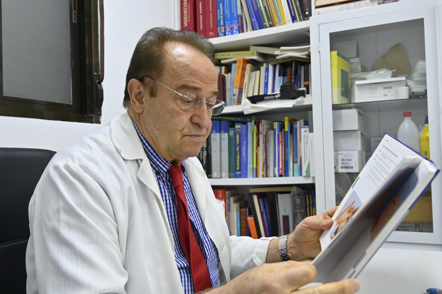 Doctor Kassis: la lucha de un médico hispano-sirio contra la fibromialgia